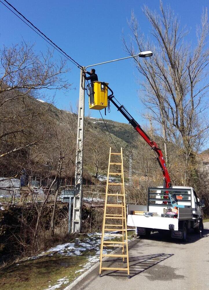 Instalación de Alumbrado público - Electricidad Ferro